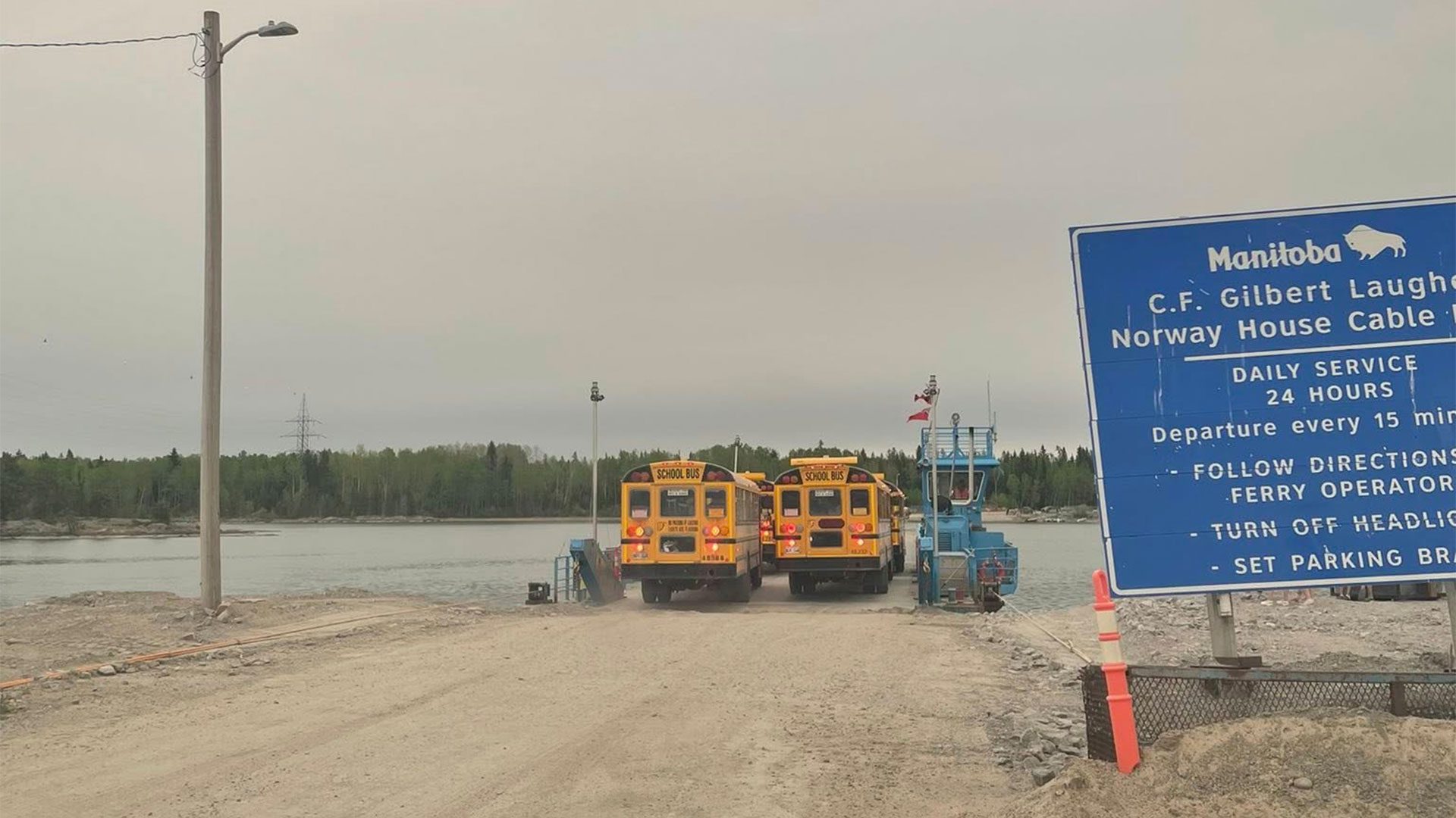 Wildfires force people out of their homes in northern Manitoba