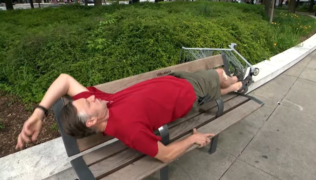 Les mesures anti-sans-abri se multiplient à Montréal