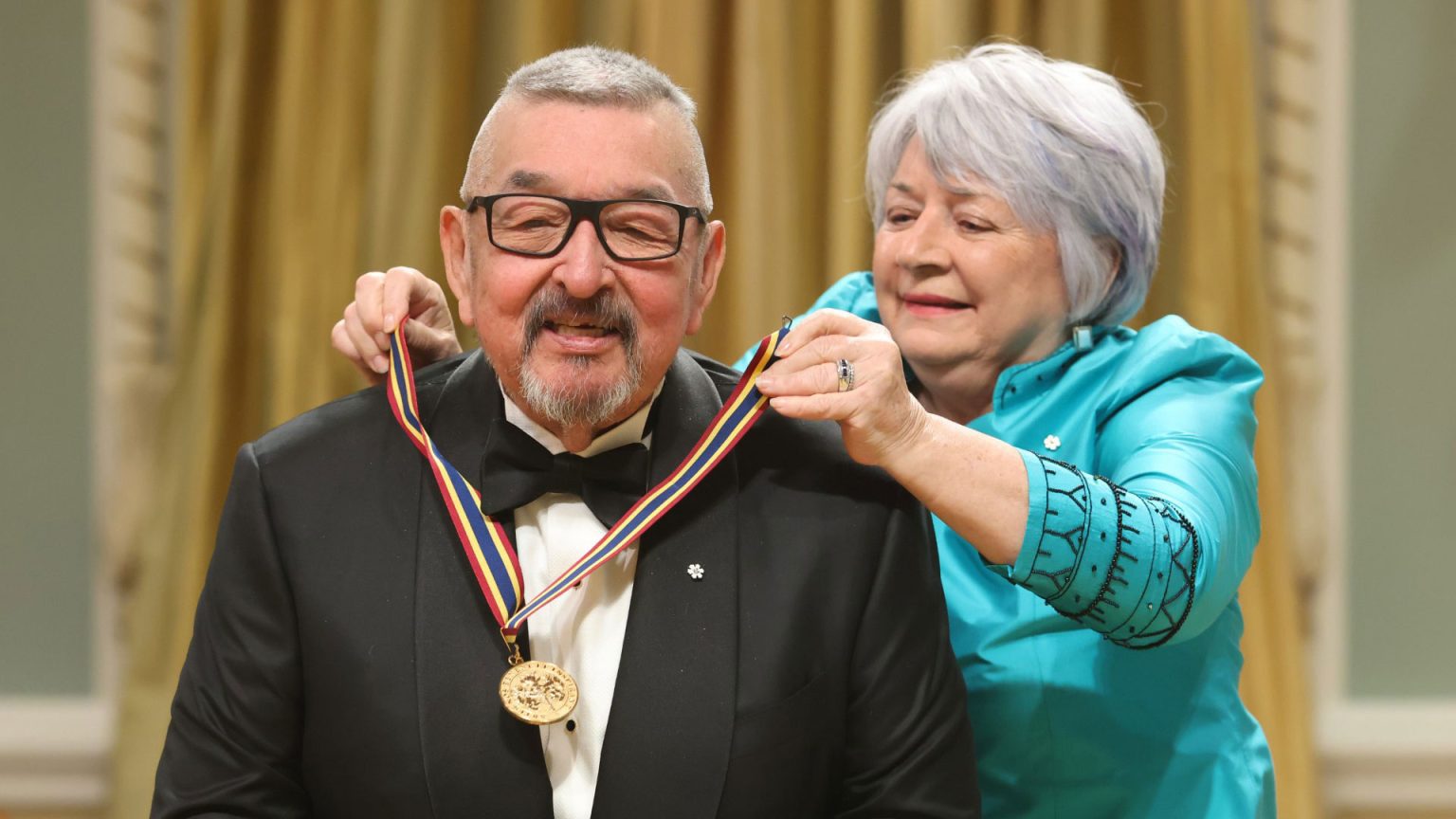 Canadian actor Graham Greene dies at 73