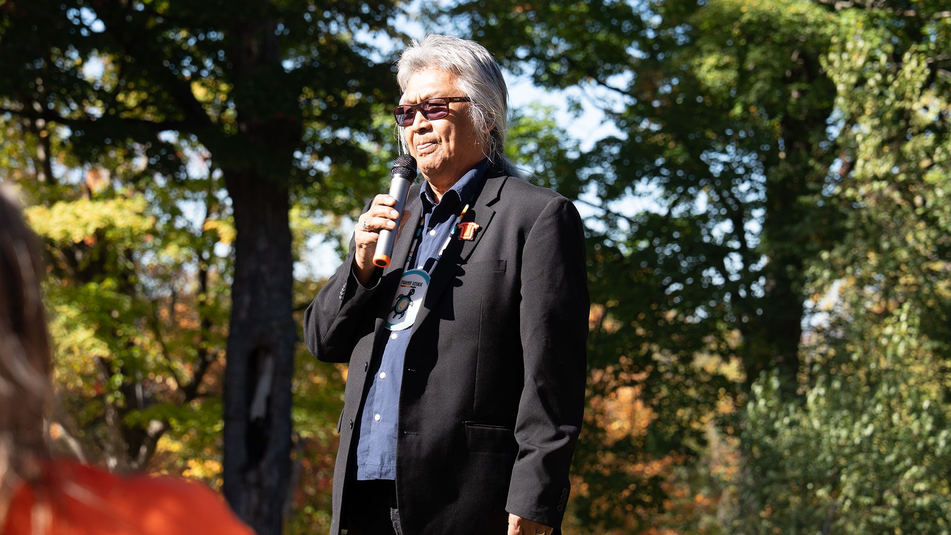 Youth lead different kind of reconciliation tour in Ottawa graveyard